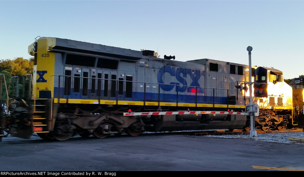 CSX 435 (AC44CW)